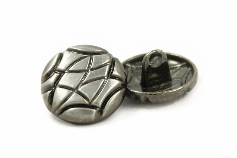 Metal Buttons - Interleaving Lines Design Shiny Gunmetal Metal Shank ...