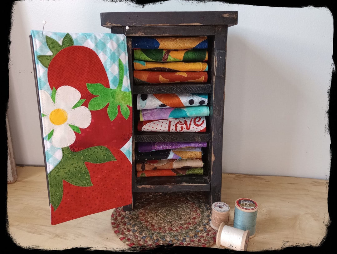 Mini Quilt Cupboard, Miniature Quilt Display Storage Cabinet, Primitive ...