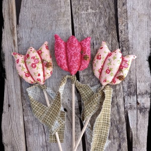 Made to Order Set of 3 Pink Tulip Picks Primitive Spring - Etsy