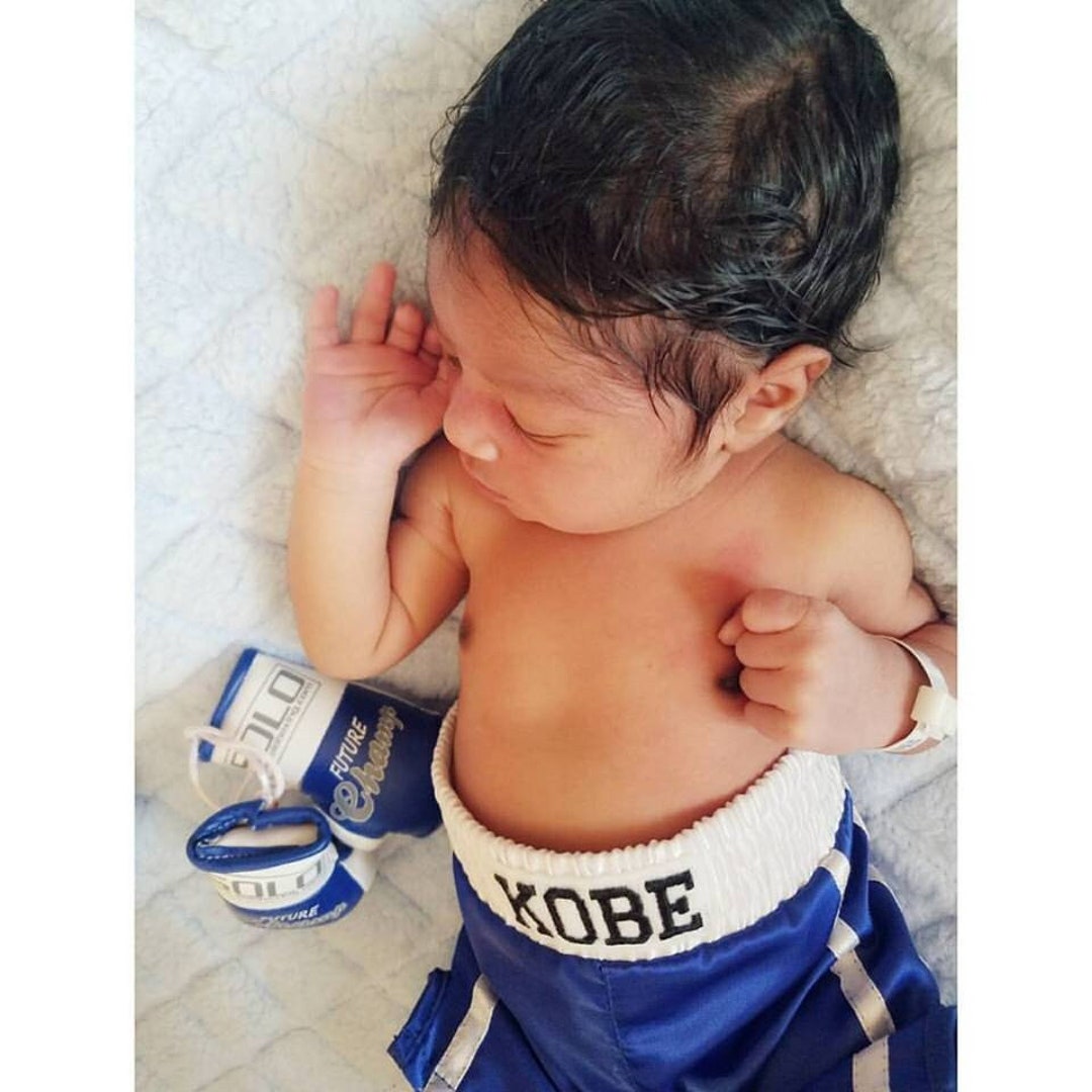 Tiny Champion Arrival: Newborn Boxing Set With Mini Gloves and ...