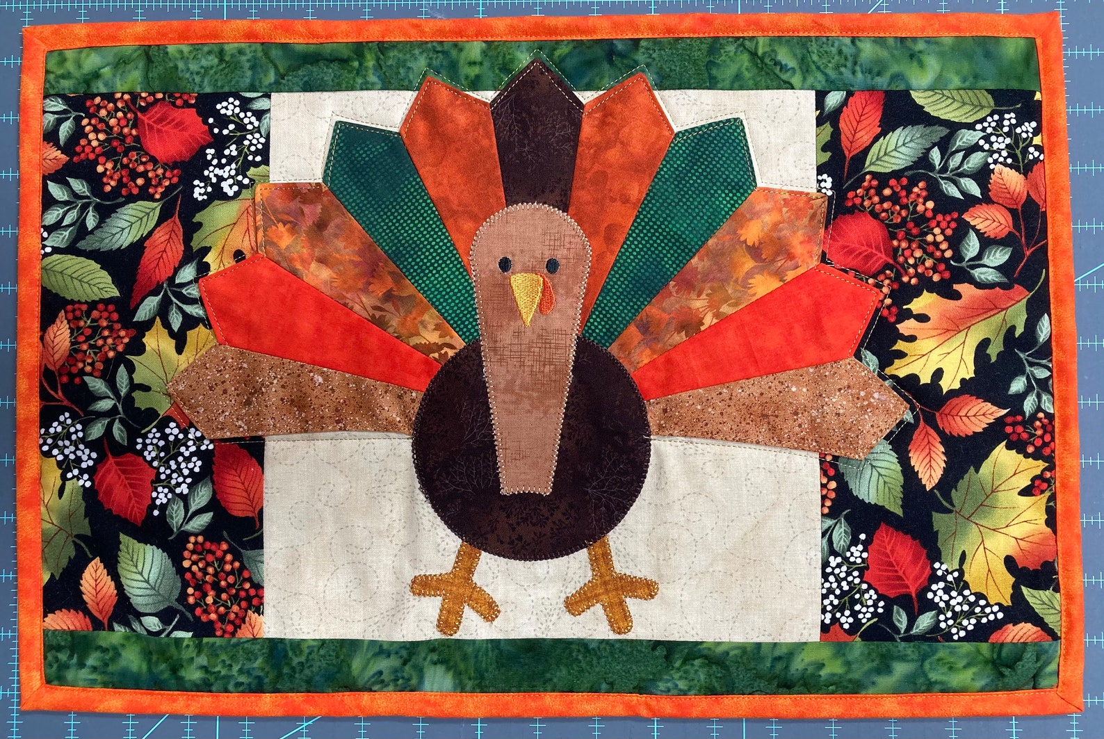 Thanksgiving Turkey Appliquéd Dresden Plate Feathers Set of 6 Placemats ...