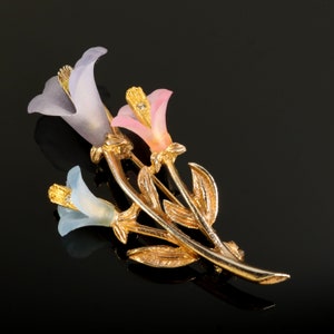 Cala Lily Brooch Lucite Flower Pin Signed LIA Pastel Purple Pink Blue ...