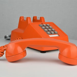 Meticulously Restored & Working - Vintage Antique Telephone- Model 2500 ...