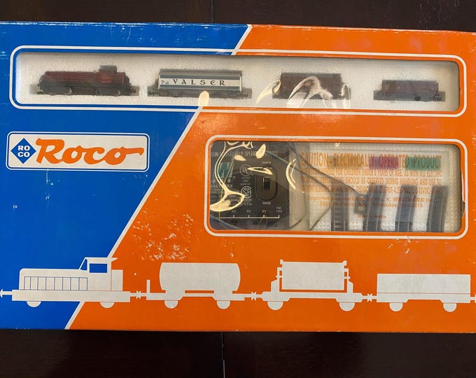 Roco N-scale Freight Train Set (set #23225.26) & Bachmann N-scale ...