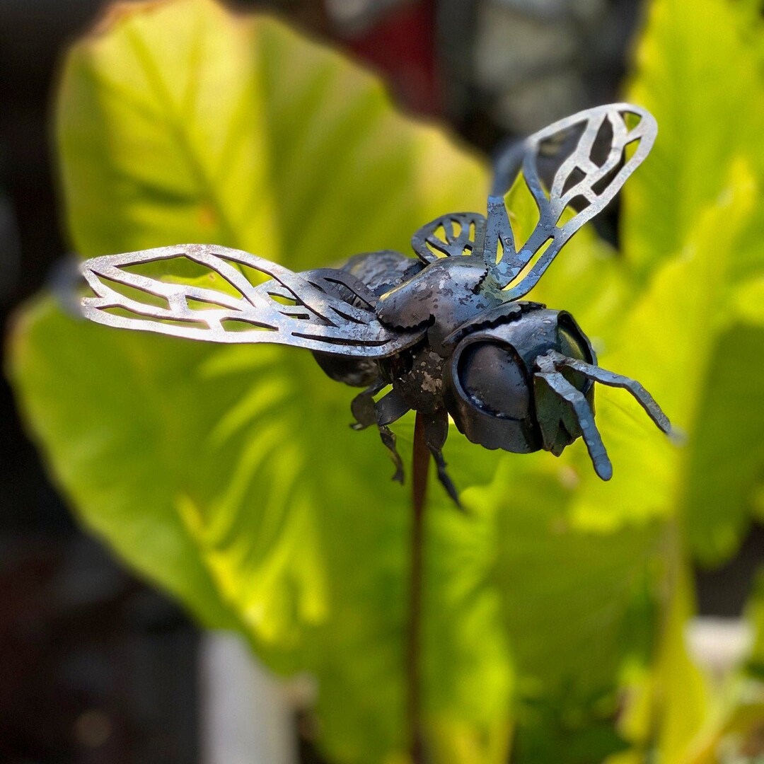 Honey Bee Metal Art Sculpture Size Small for the Garden, Insect Garden ...