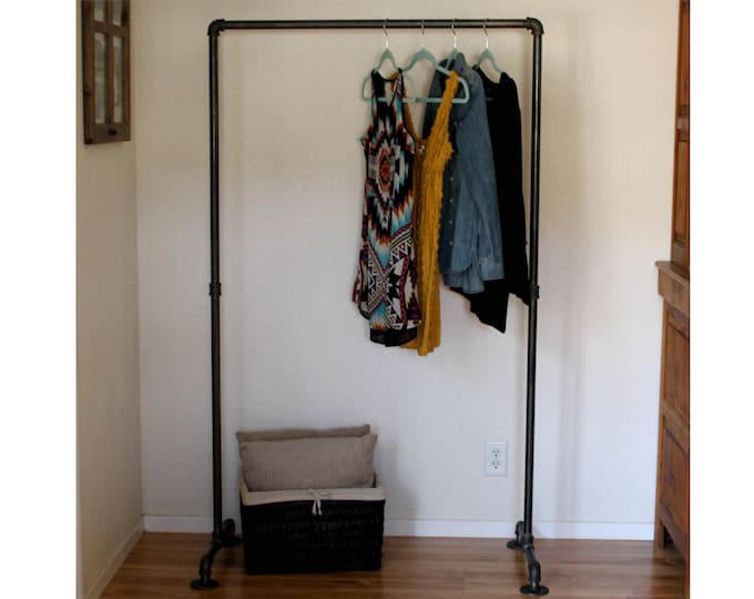 Industrial Clothing Rack - 90 Pipe Clothes Rack - Garment Rack - Retail ...
