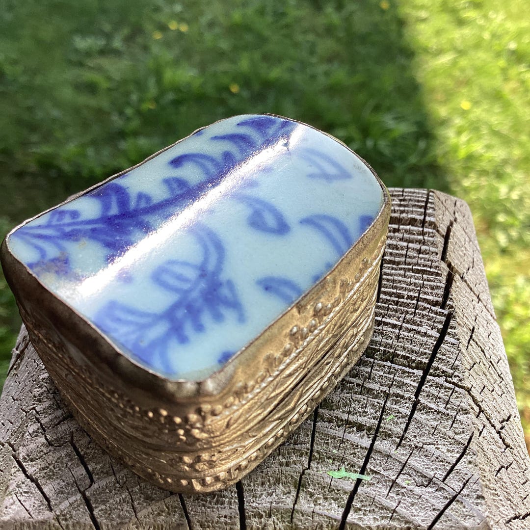Vintage Trinket Ring Case Pill Snuff Box Delft Flow Blue Porcelain ...