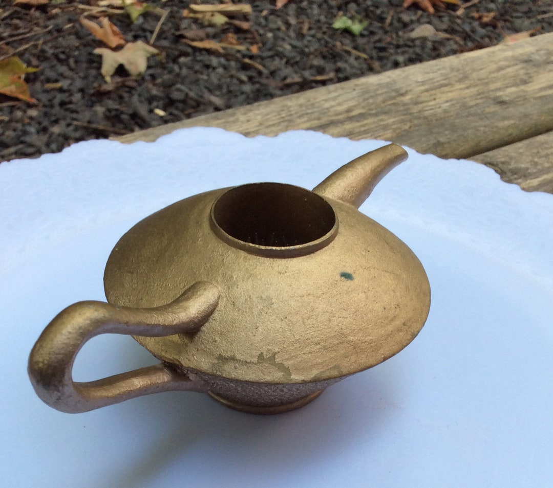 Vintage Rare Unique Flower Frogs Genie Lamp Aladdin-style Gold Tone ...