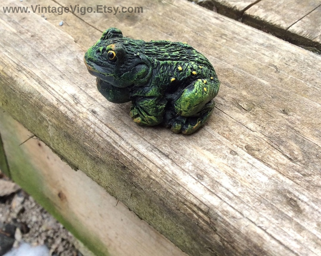 Vintage Miniature Frog Toad Love Spell Toad Figurines Arts in Stone ...