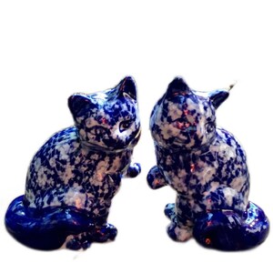 Vintage Blue and White Sponge Painted Chintz Style Glaze Pottery Cat ...
