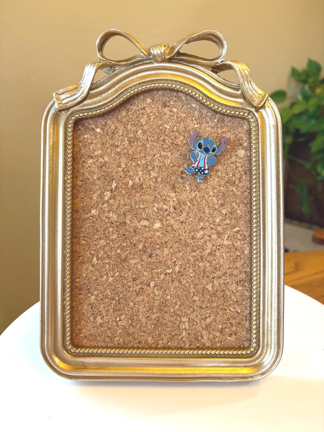 Gold W/bow Beaded and Rounded Corners Pin Trading Pinboard Corkboard ...