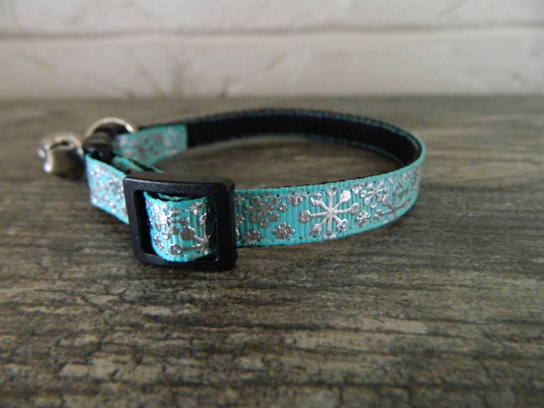 Silver Foil Snowflakes on Tropic Kitten / Cat Collar - Etsy