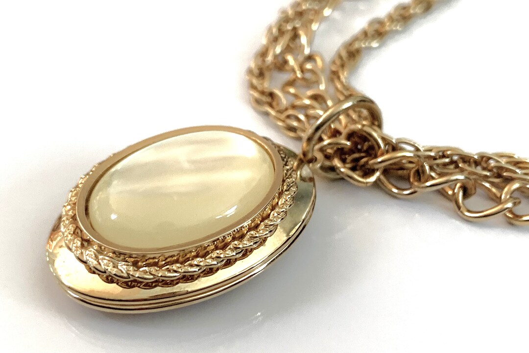 Large Oval Locket With Rope Framed Mother of Pearl Look Cabochon on ...