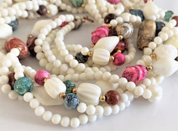 Multi Strand Ivory Lucite & Dyed Agate Lucite Beaded … - Gem