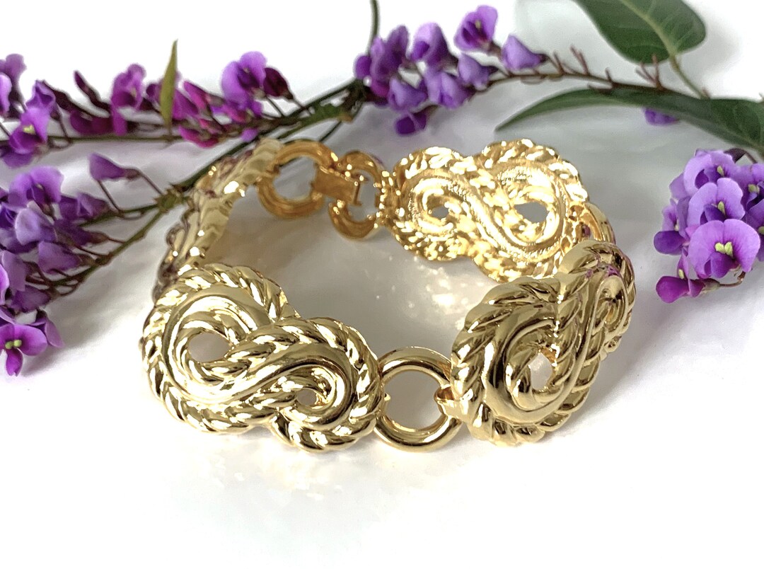 Roped Edge Figure 8 Gold Tone Link Chain 8" Bracelet With Hinge Clasp ...