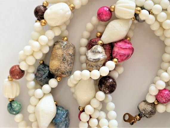 Multi Strand Ivory Lucite & Dyed Agate Lucite Beaded … - Gem