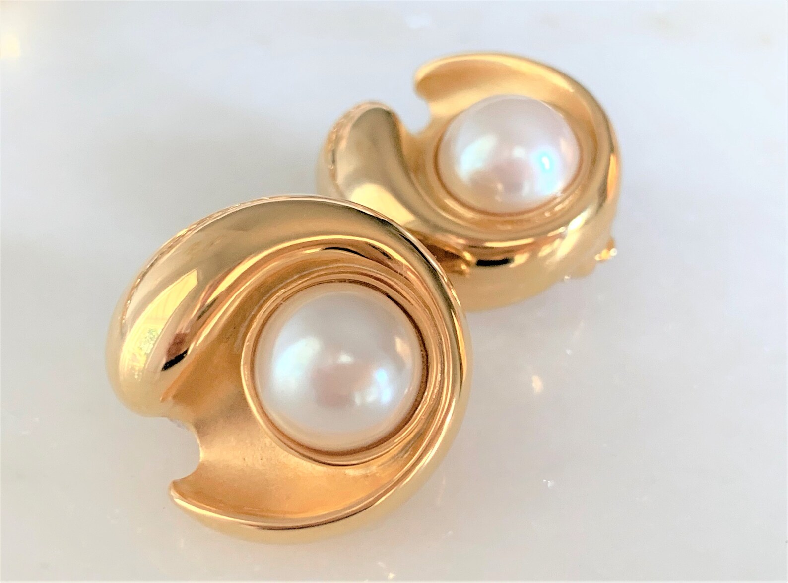Erwin Pearl Signed Polished Gold Tone Swirl Clip on Earrings With Dome ...
