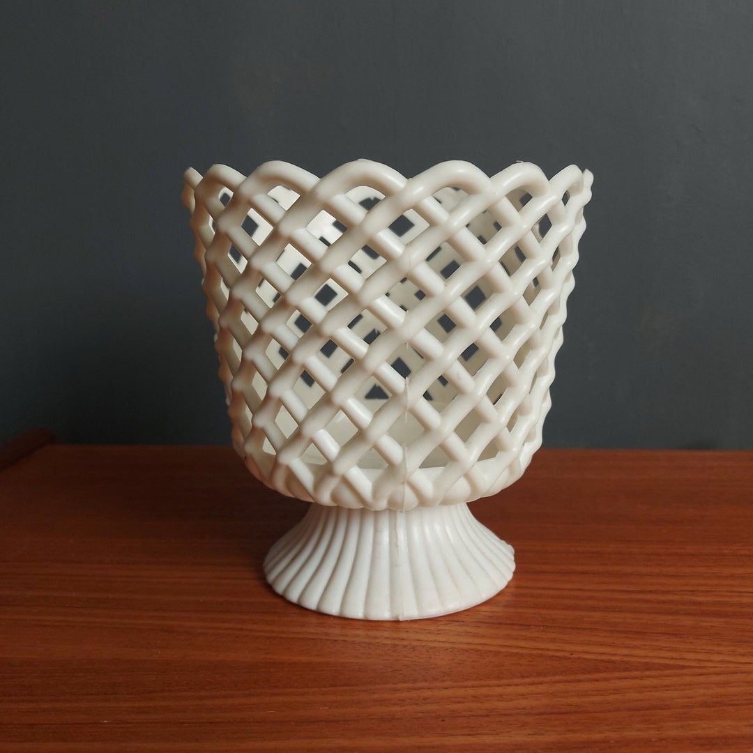Vintage DIALENE Kitsch White Plastic BETTER MAID Basket Weave Planter ...