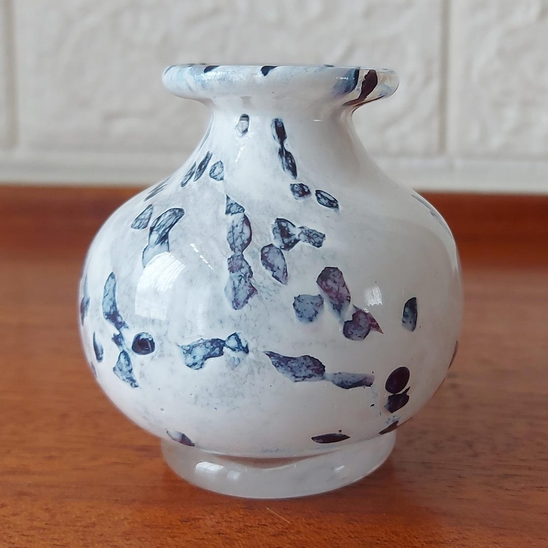 Gibraltar Crystal Cased White Glass Posy Vase With Dark Blue Splodges ...