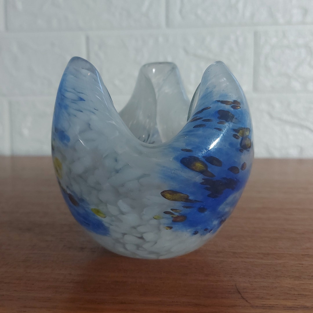 Vintage Mtarfa Mottled White Art Glass Pinched Bowl With Rolled Rim and ...