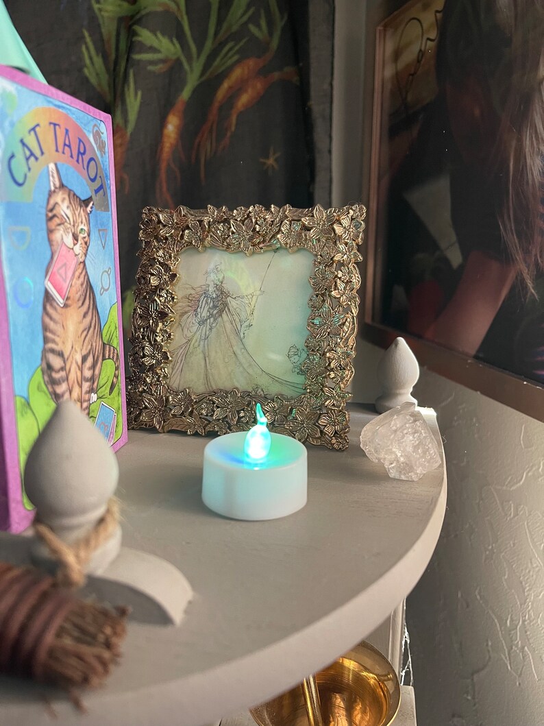 3D Printed Spooky Cute Sheet Ghost Desktop Companion - Etsy