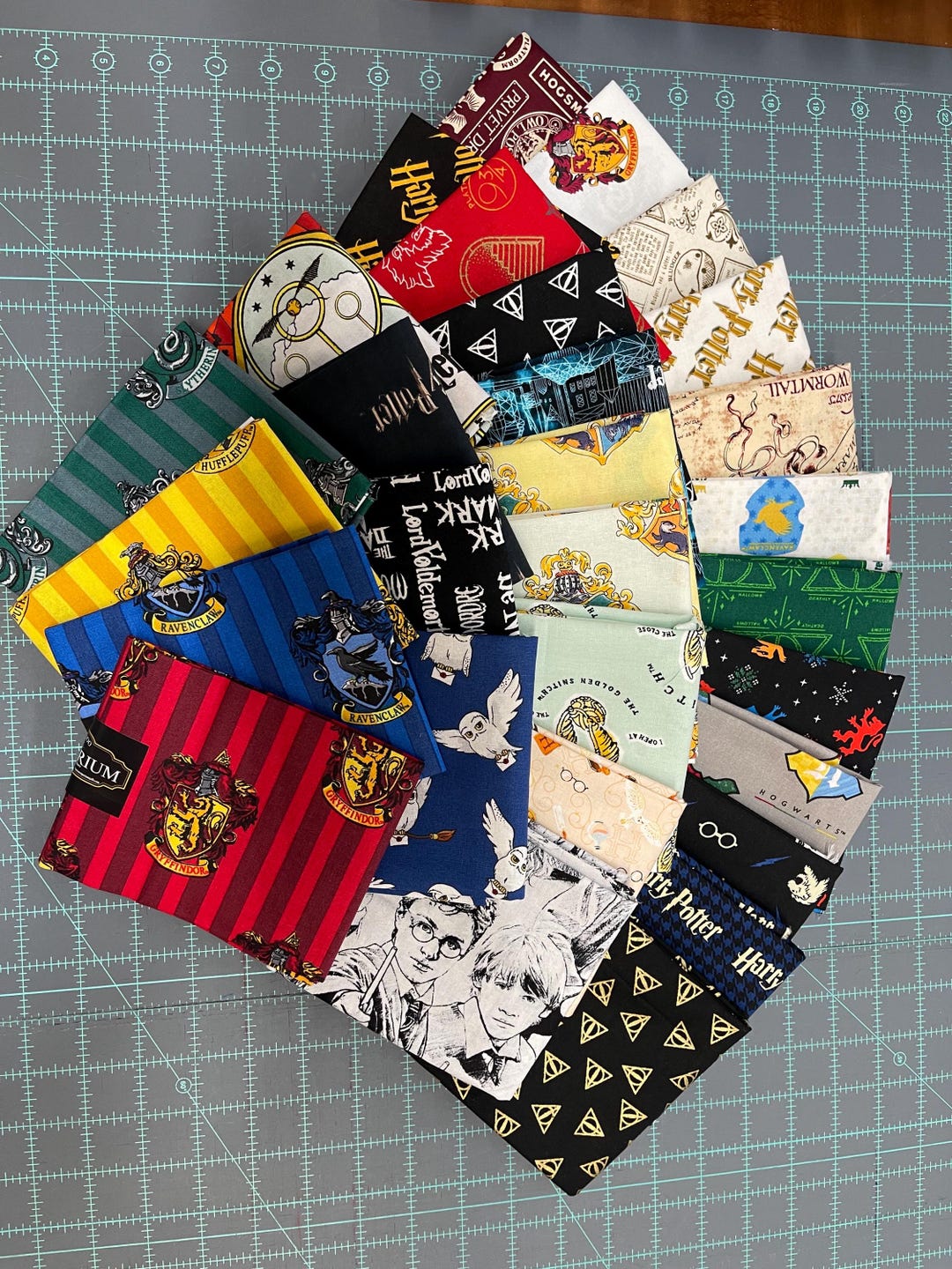 Harry Potter Fat Quarter Bundle 30 Piece - Etsy