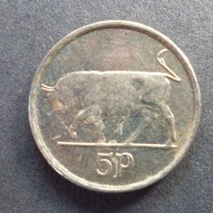 1992 Eire Ireland Republic 5p coin featuring a Bull and a | Etsy