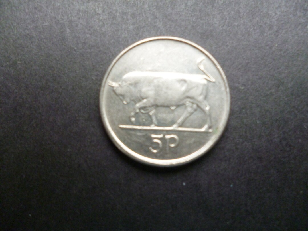 1992 Eire (ireland Republic) 5p Coin Featuring a Bull and a Harp, This ...