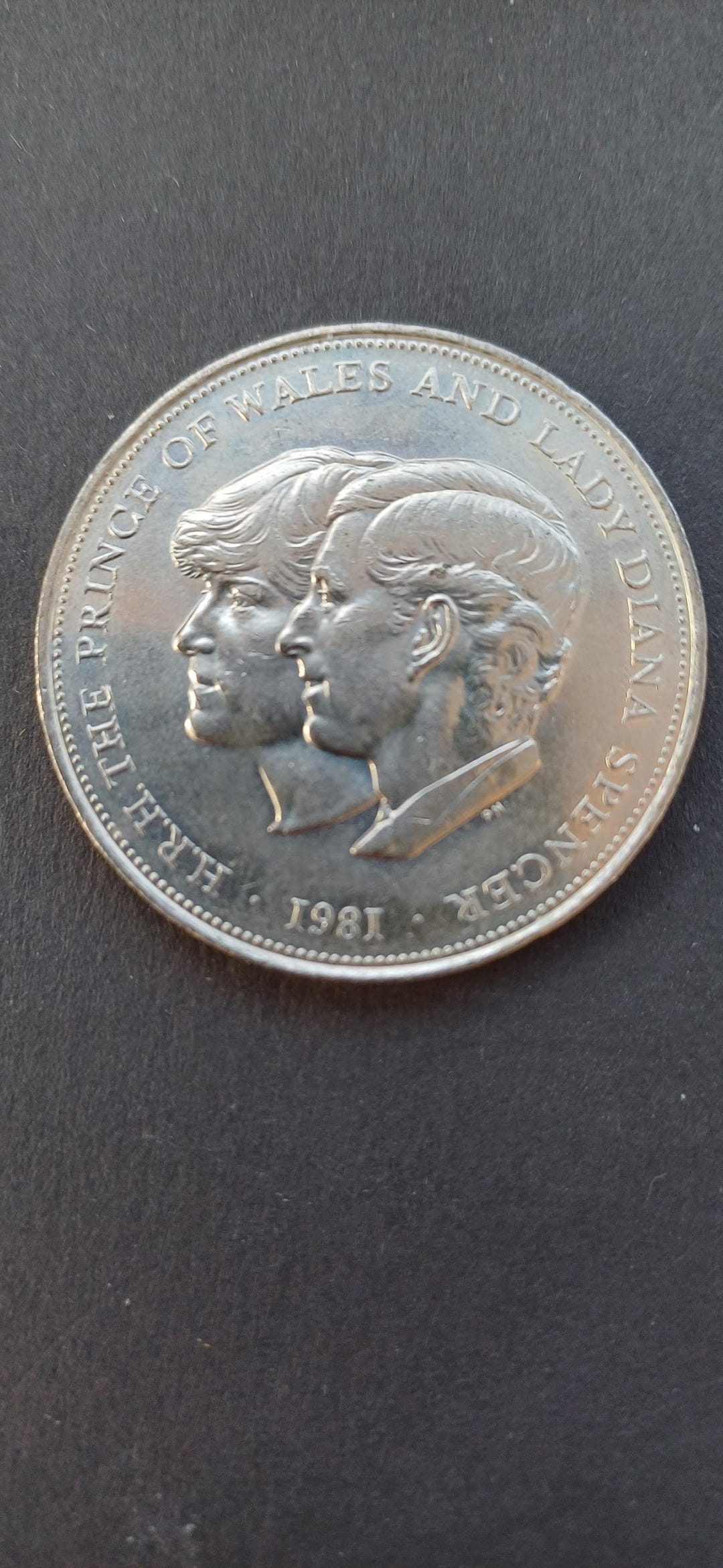 1981 Queen Elizabeth the Second Crown Coin Issued to Commemorate the ...