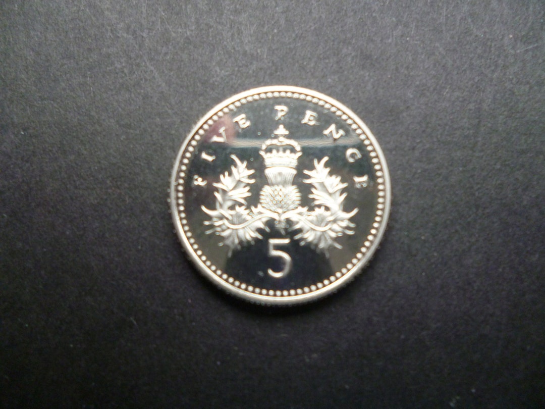 2004 UK Five Pence Proof Coin: Queen Elizabeth, Thistle Design - Etsy