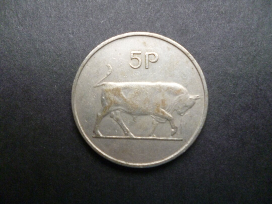 1970 Eire ireland Republic 5p five Pence Coin Featuring a Bull and a ...