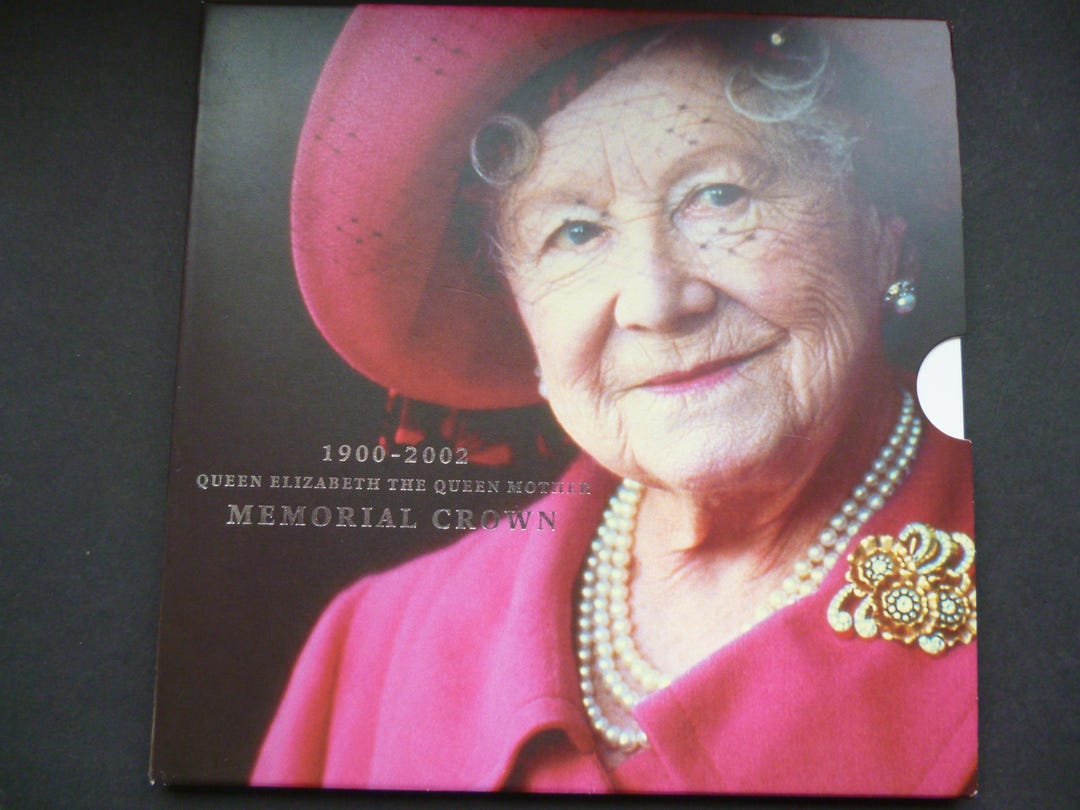 2002 UK Five Pounds Coin: Queen Elizabeth the Queen Mother Memorial ...