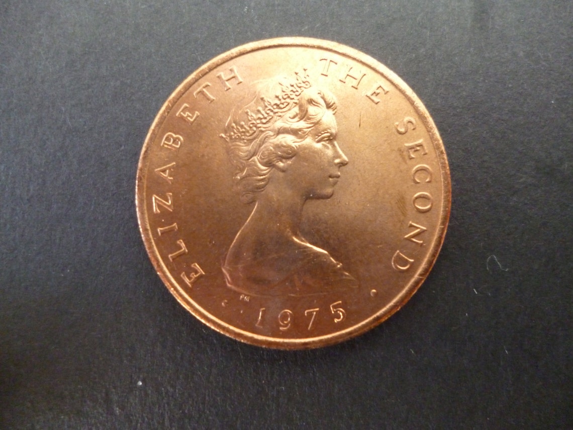 1975 Isle of Man 2p Coin Featuring a Pair of Falcons and Queen | Etsy