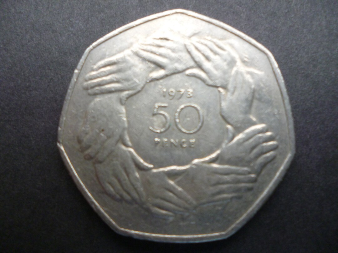 Great Britain Queen Elizabeth 2nd 1973 50p Coin in Good Used - Etsy