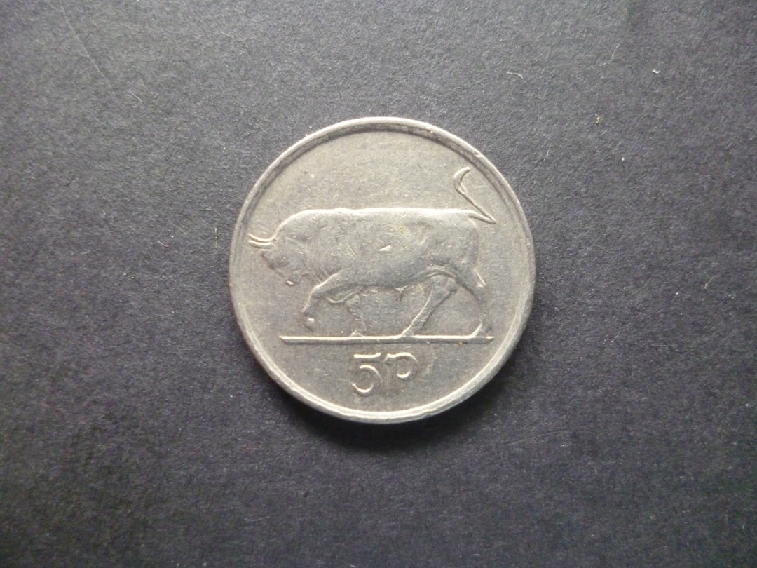 1993 Eire (ireland Republic) 5p Coin Featuring a Bull and a Harp, This ...