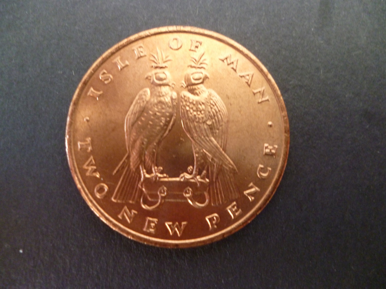 1975 Isle of Man 2p Coin Featuring a Pair of Falcons and Queen - Etsy UK