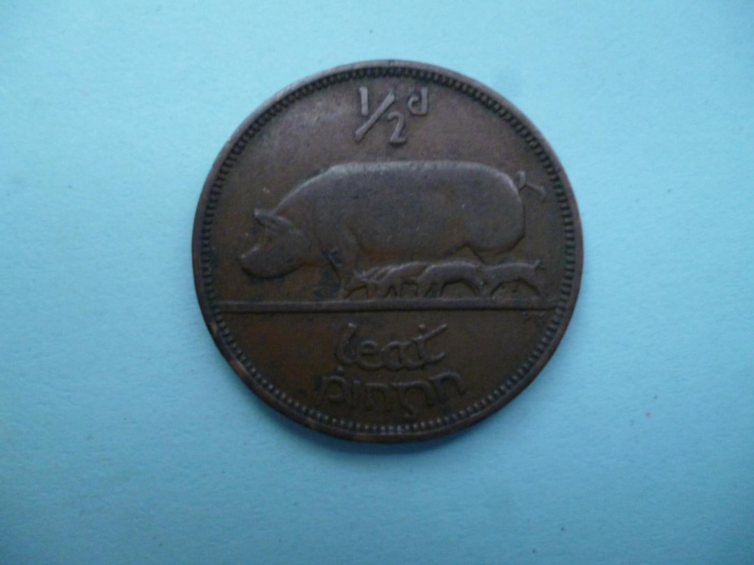 1935 Eire (ireland Republic) Irish Half Penny Coin Featuring a Sow With ...