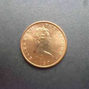 1971 Isle of Man Half New Penny (1/2p) Coin Featuring the Cushag Flower ...