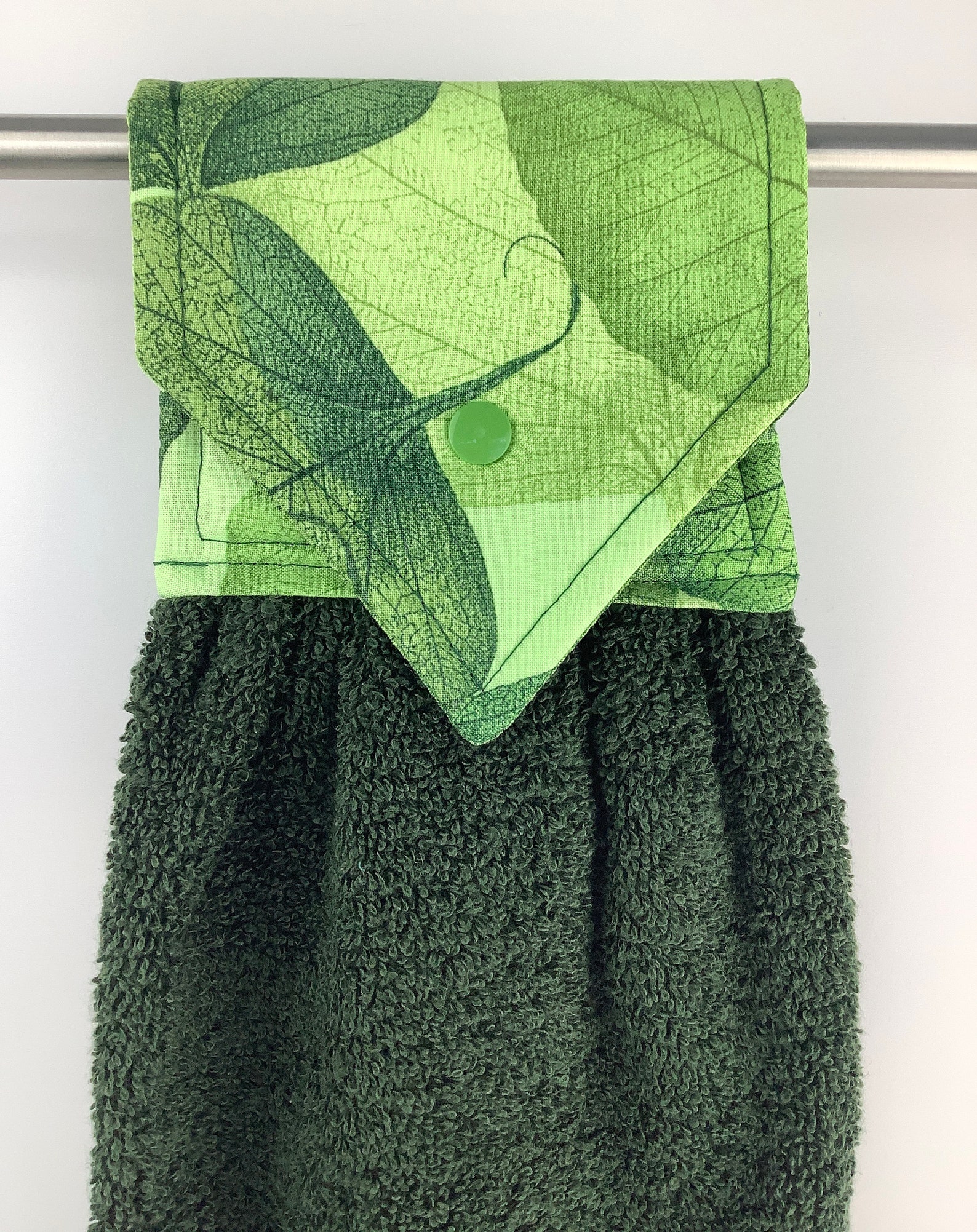 Green Hanging Hand Towel Stay Put Bathroom Hand Towel Leaves - Etsy