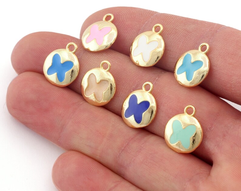 Dijes de mariposa coloridos, esmaltados, chapados en oro brillante ...