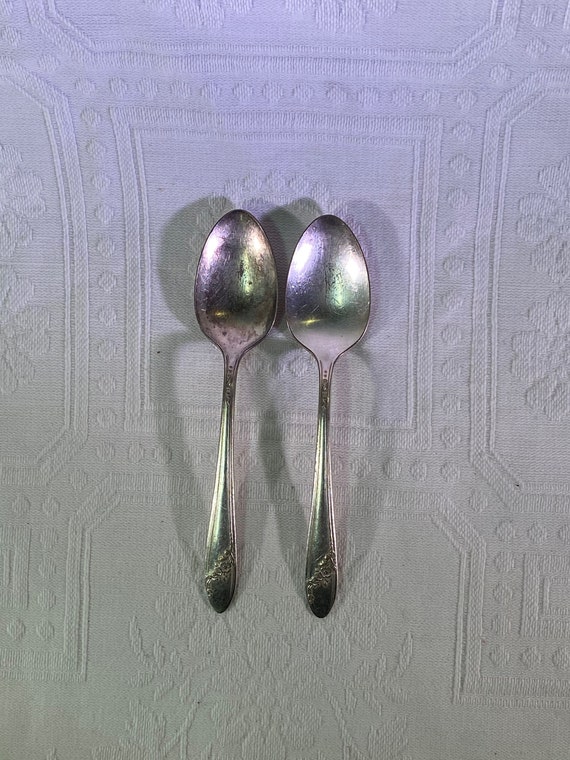 Vintage Set of 2 Tudor Silver Plate Tea Spoons Oneida | Etsy