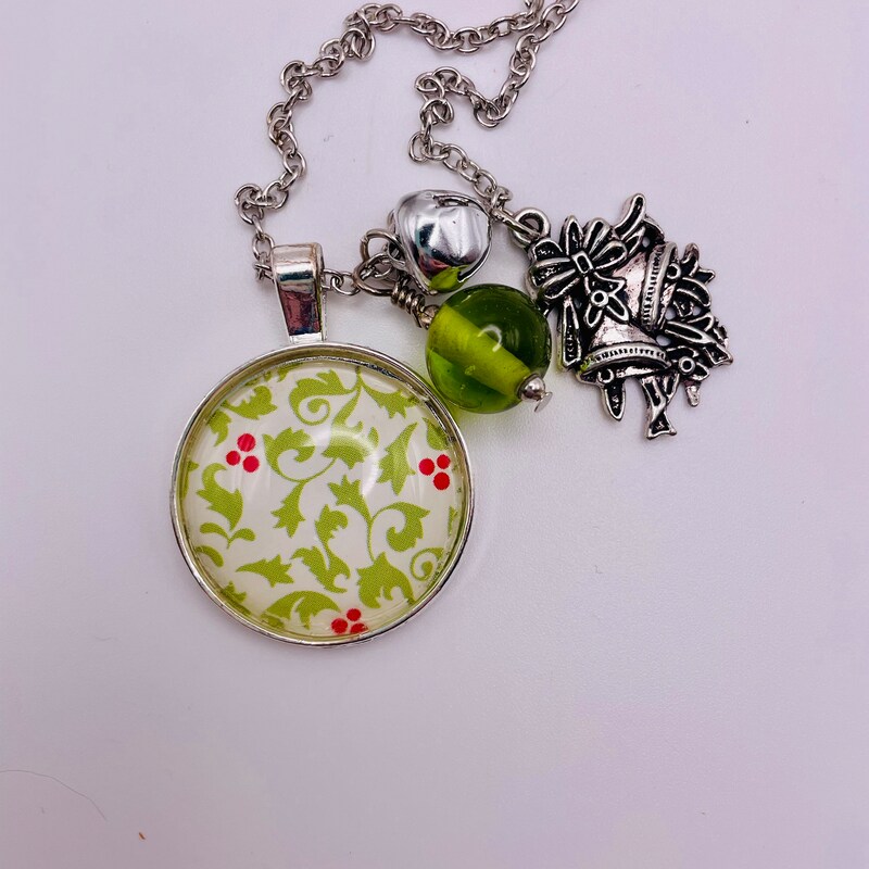 Holly Leaf Necklace - Etsy