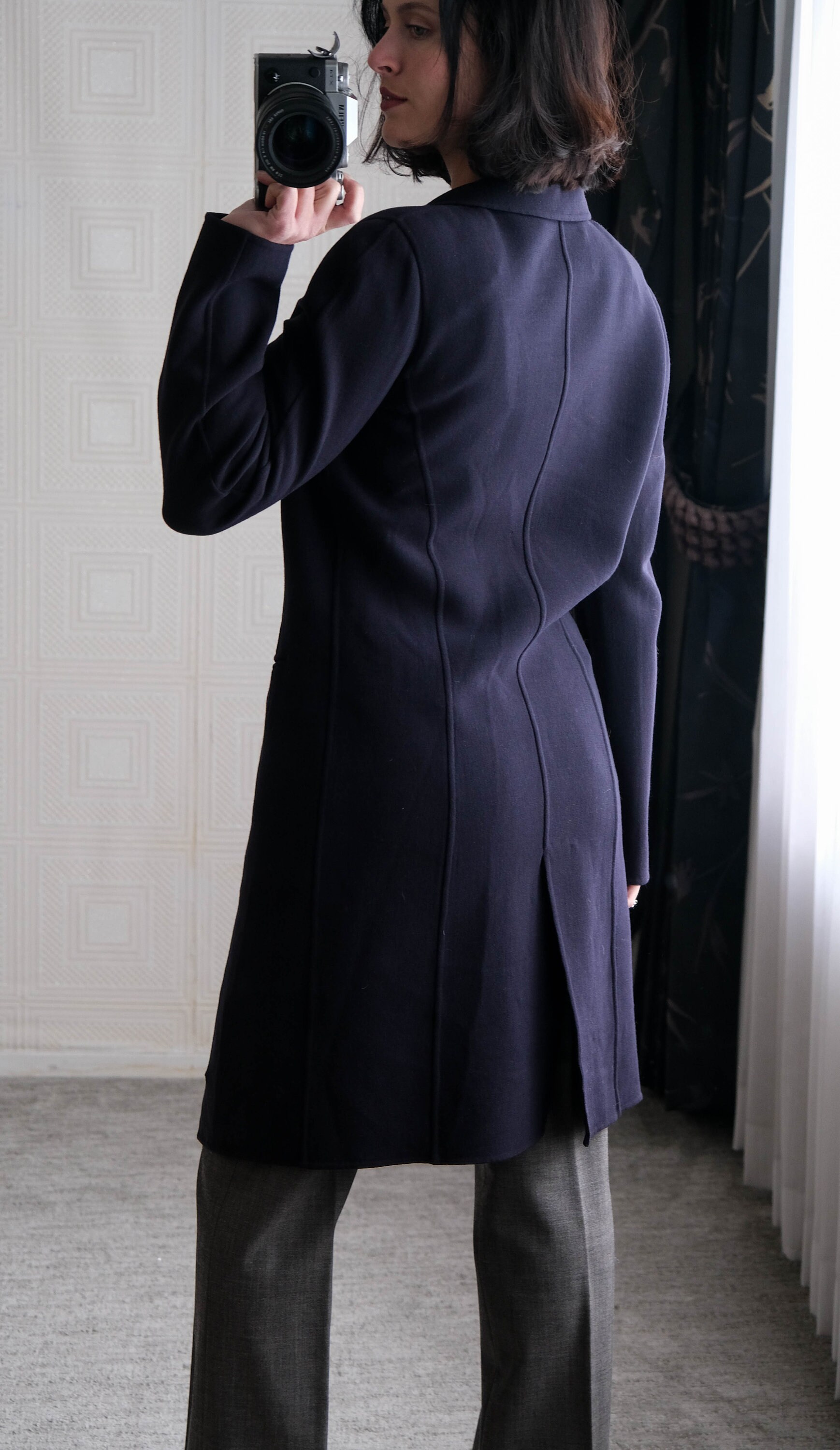 Vintage DONNA KARAN Black Label Navy Wool Stretch Longline Vintage DONNA KARAN Black Label Navy Wool Stretch Longline