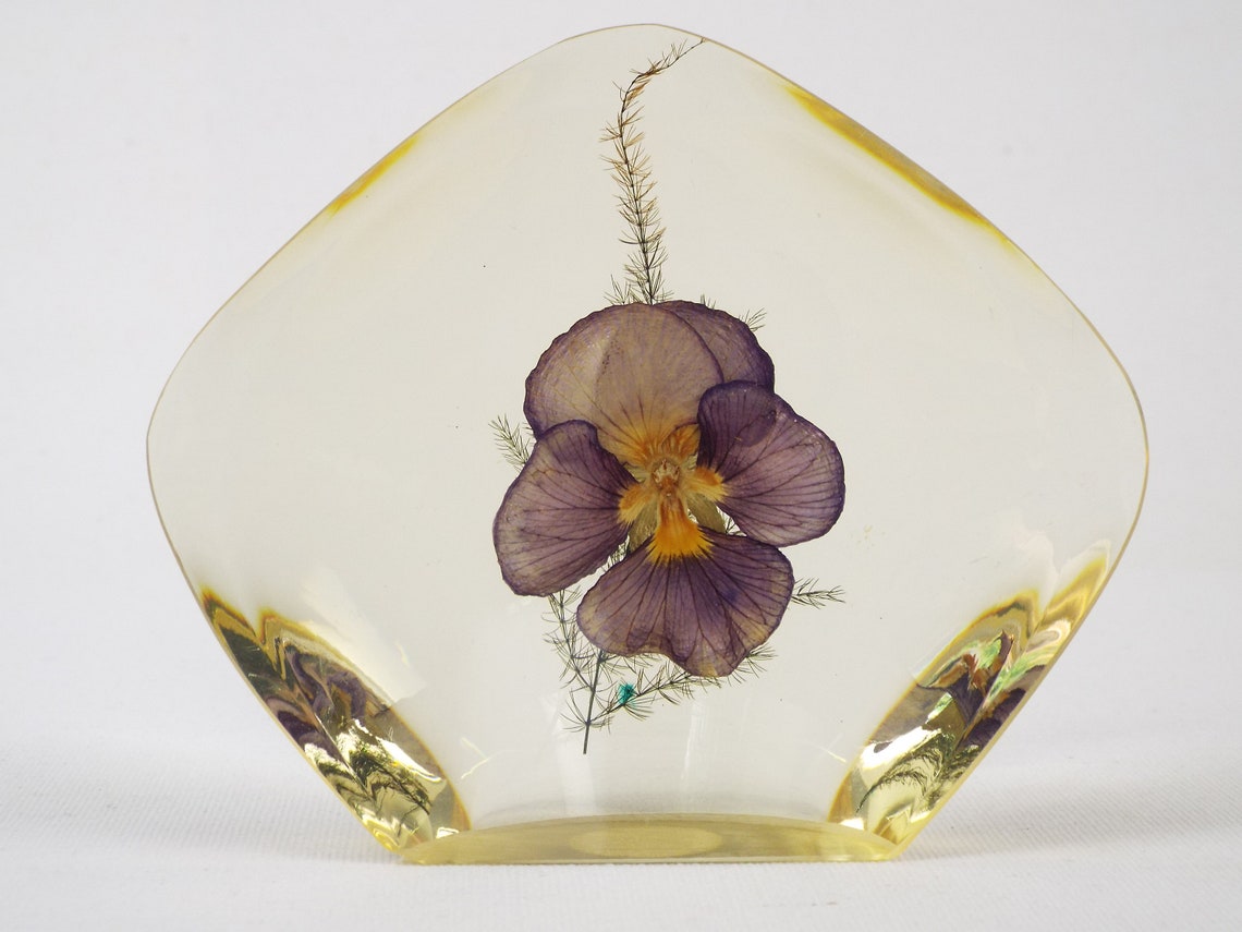 Vintage Lucite Paperweight Pansy Flowers Tarax Infinity Products 4 Tall ...