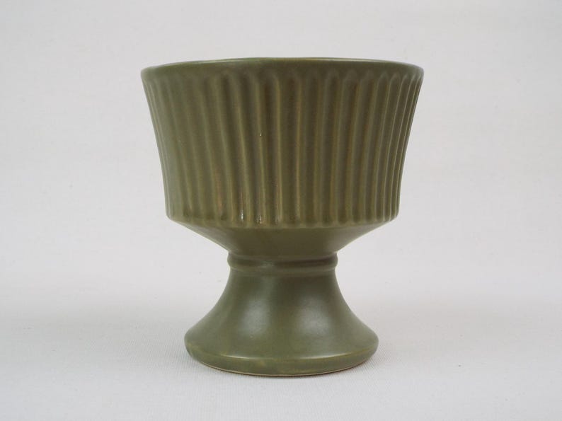 Vintage Mccoy Floraline Pottery Planter Ribbed Pedestal Matte Green ...