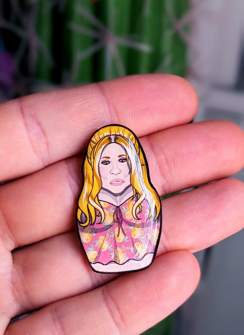 Jennifer Coolidge - Tanya - the White Lotus Doll - Handmade Pin Badge ...