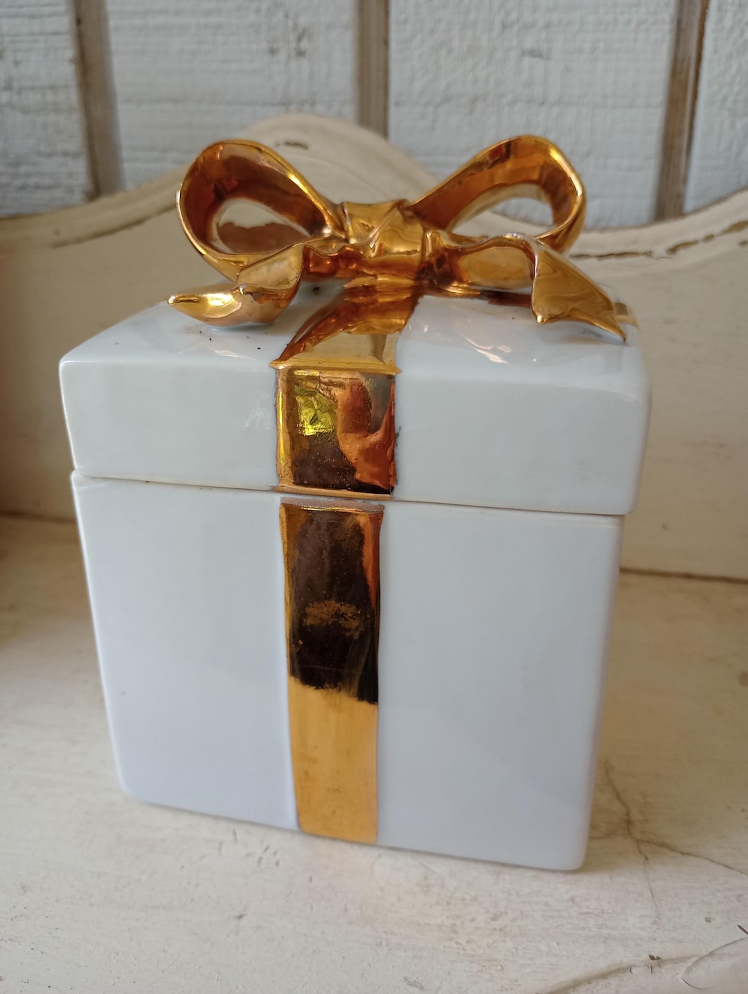 Lefton Ceramic Gift Lidded Box With a Ceramic Gold Ribbon, Hand Painted ...