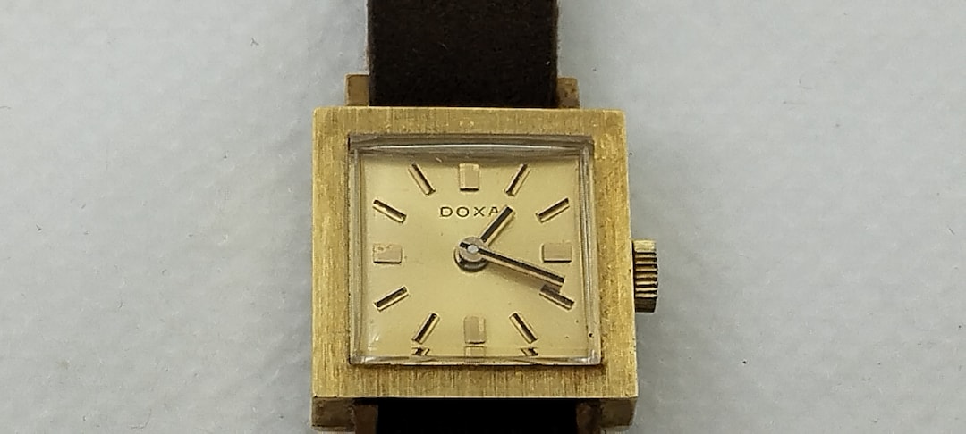 Doxa Swiss-made Ladies 14k Small Gold Case Mechanical Watch - Etsy