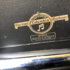 The Columbia No201 Viva Tone Vintage Portable Wind up Gramophone ...