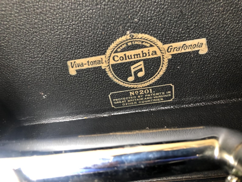 The Columbia No201 Viva Tone Vintage Portable Wind up Gramophone ...